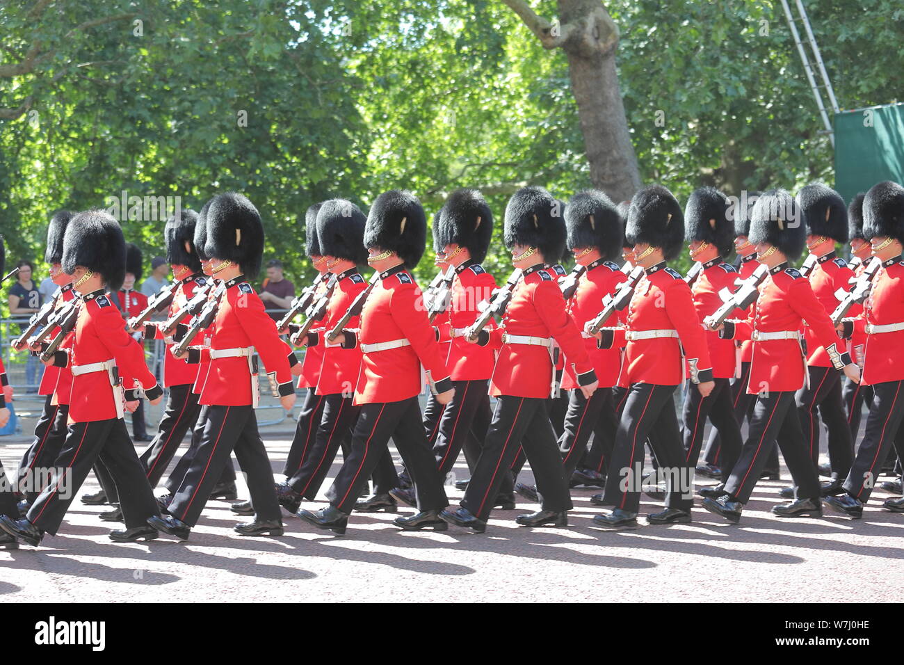 Buckingham palace royal parade London UK Stock Photo - Alamy