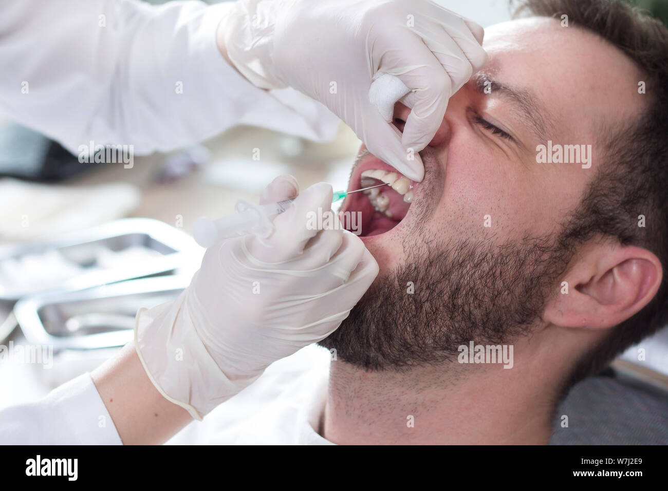 Anesthesia dentist hi-res stock photography and images - Alamy