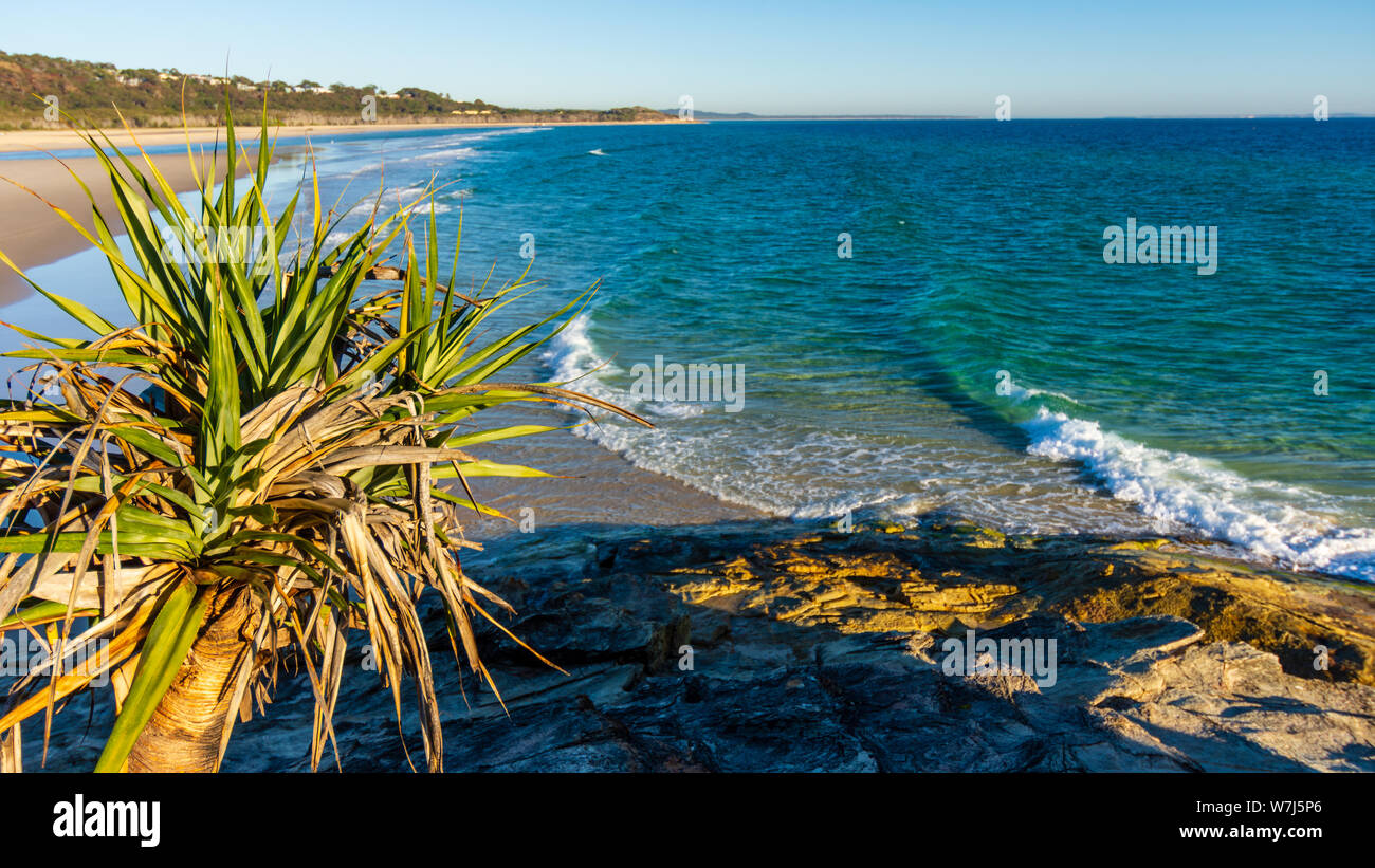 Australian beach blue sky hi-res stock photography and images - Alamy