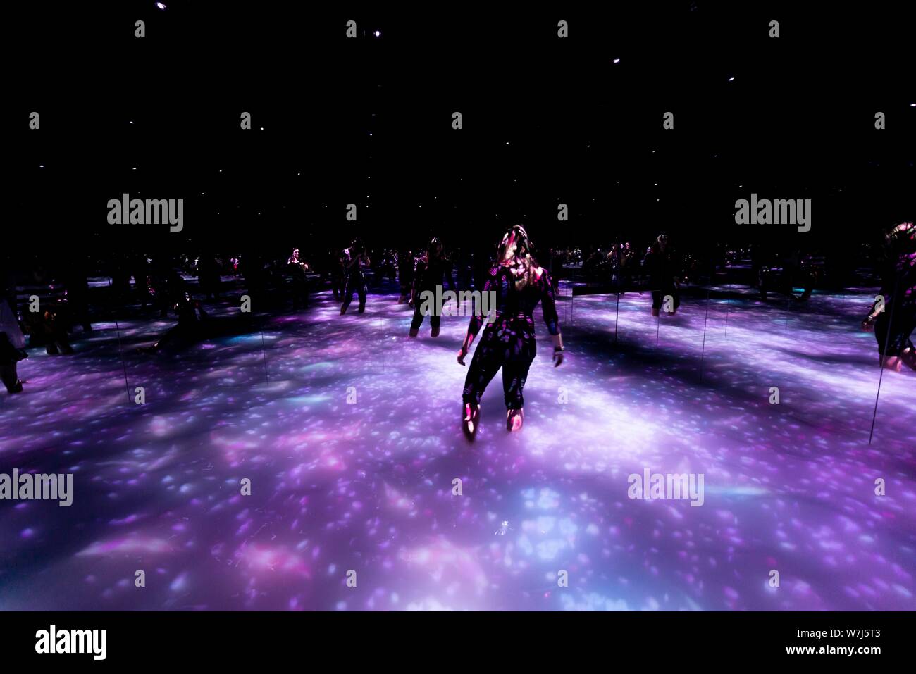 LED Installation, Visitors at the Digital Art Museum, TeamLab Planets ...
