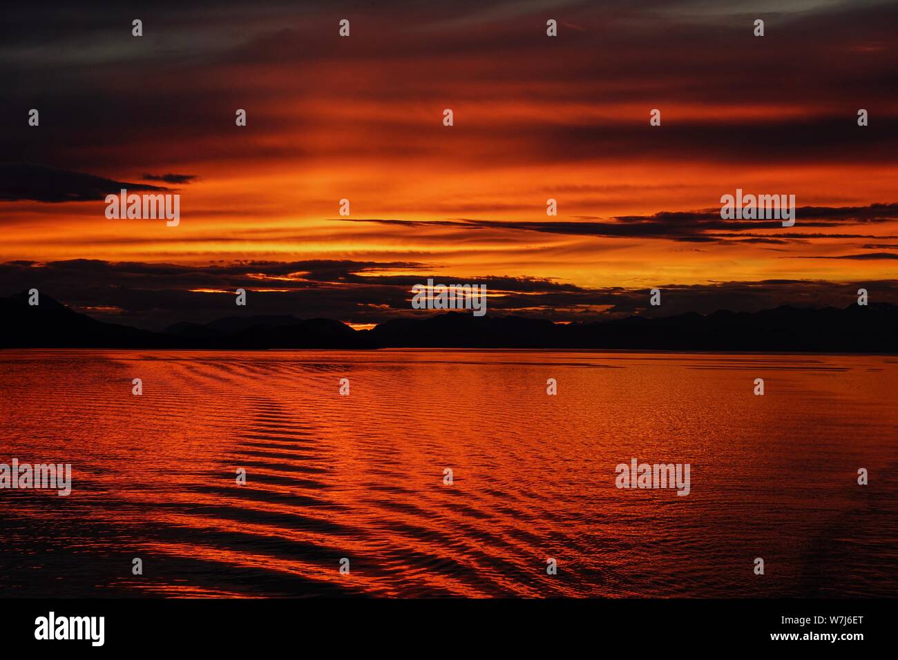 Icelandic midnight sun hi-res stock photography and images - Alamy