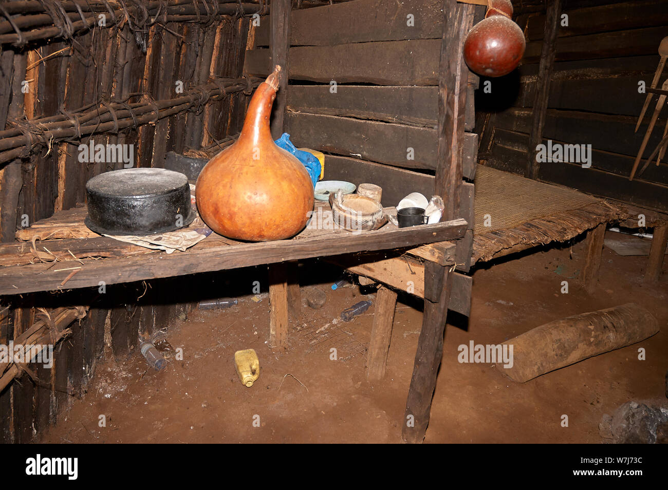 Traditional kitchen in an African Chagga tribe hut Stock Photo - Alamy