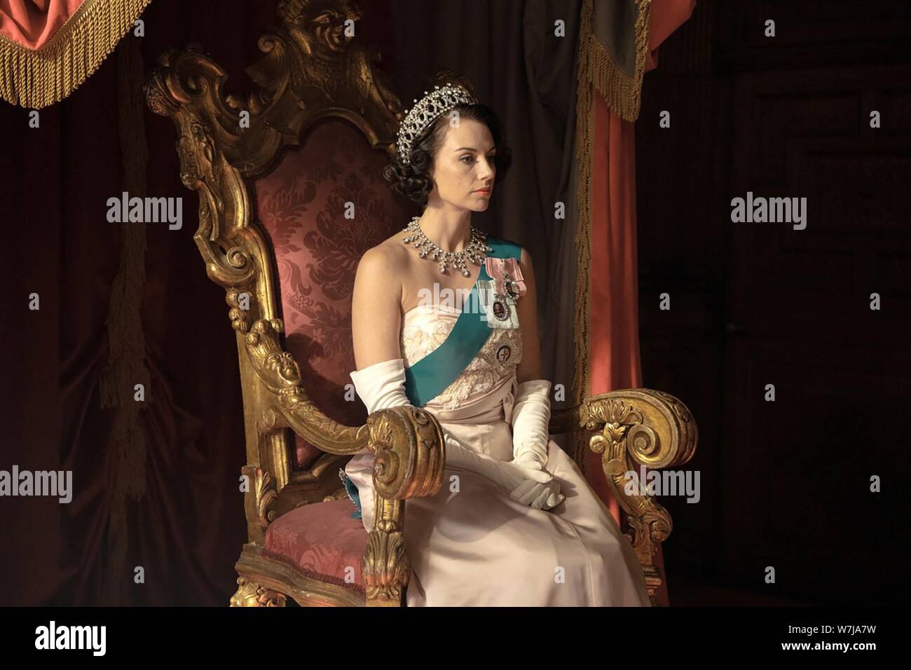 The queen elizabeth 2019 portrait hi-res stock photography and images ...