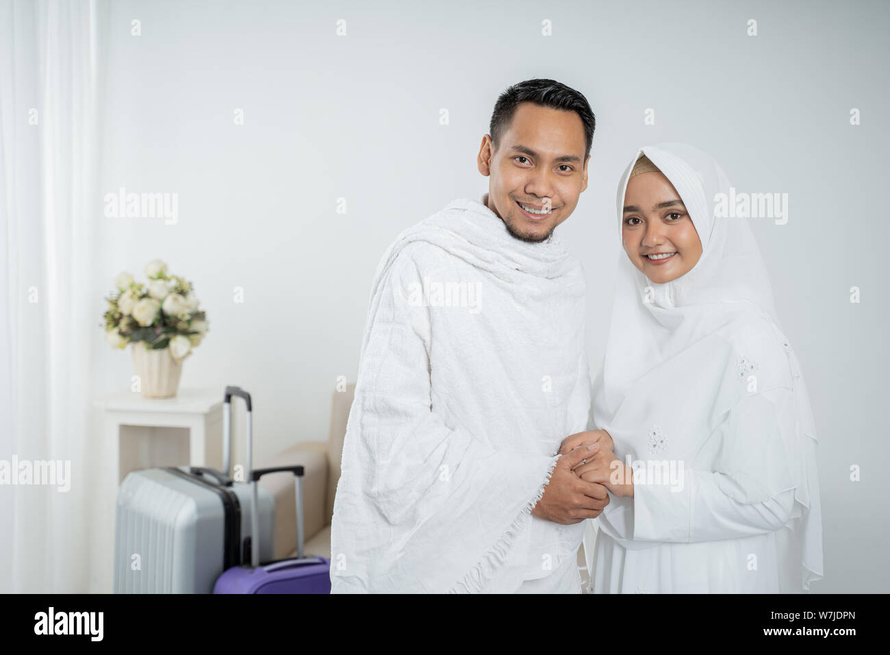 muslim pilgrims wife and husband ready for Hajj Stock Photo - Alamy