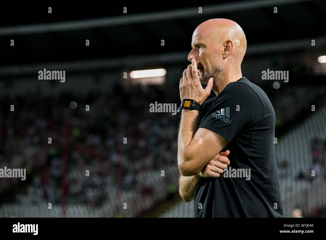 Red star players on field hi-res stock photography and images - Alamy