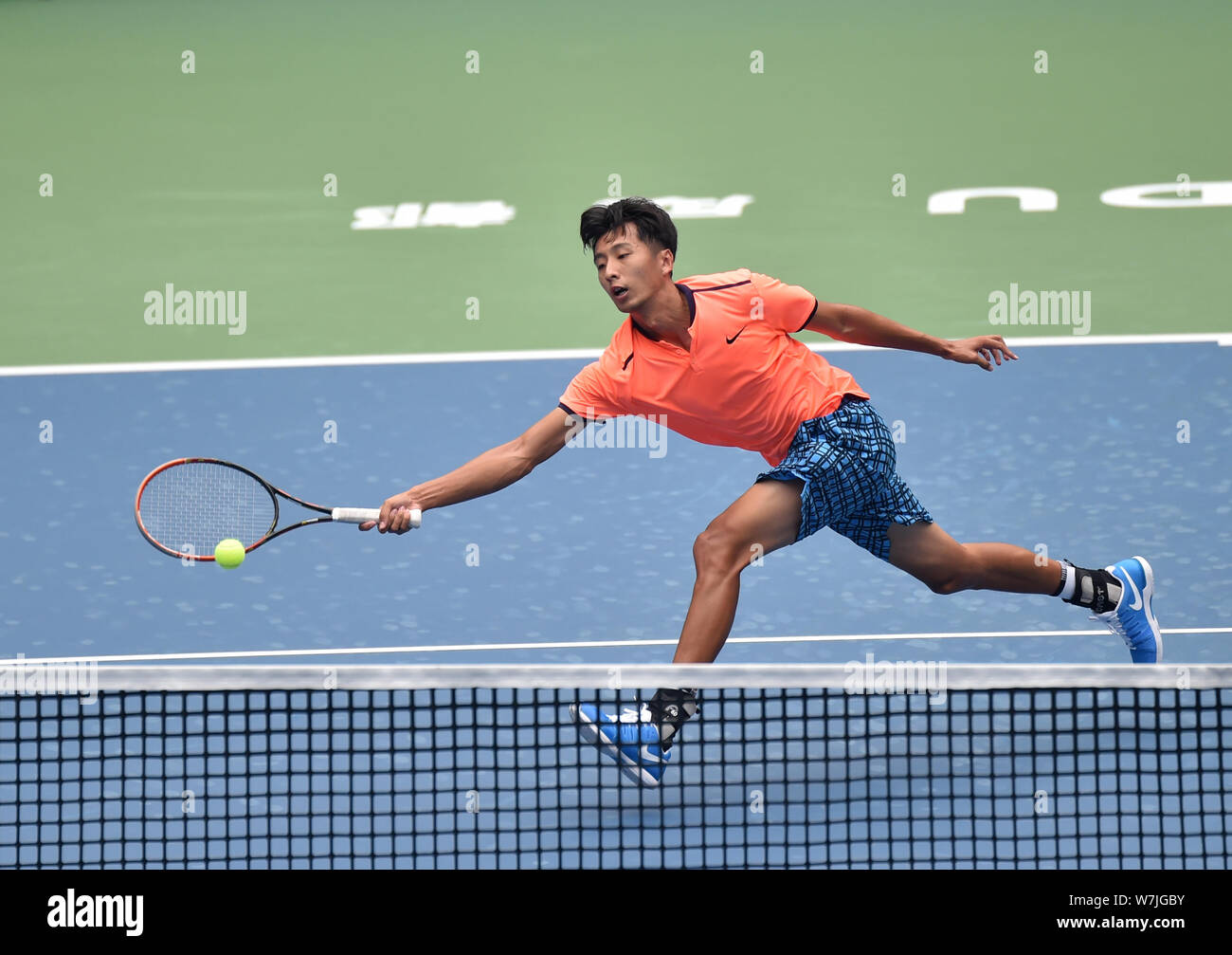 Chuhan wang hi-res stock photography and images - Alamy