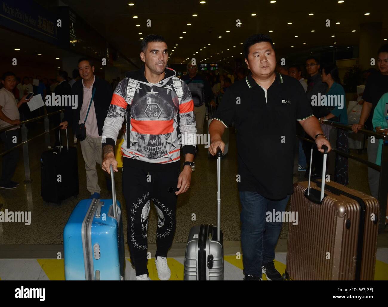 Spanish football player Jose Antonio Reyes, left, of New RCD Espanyol ...
