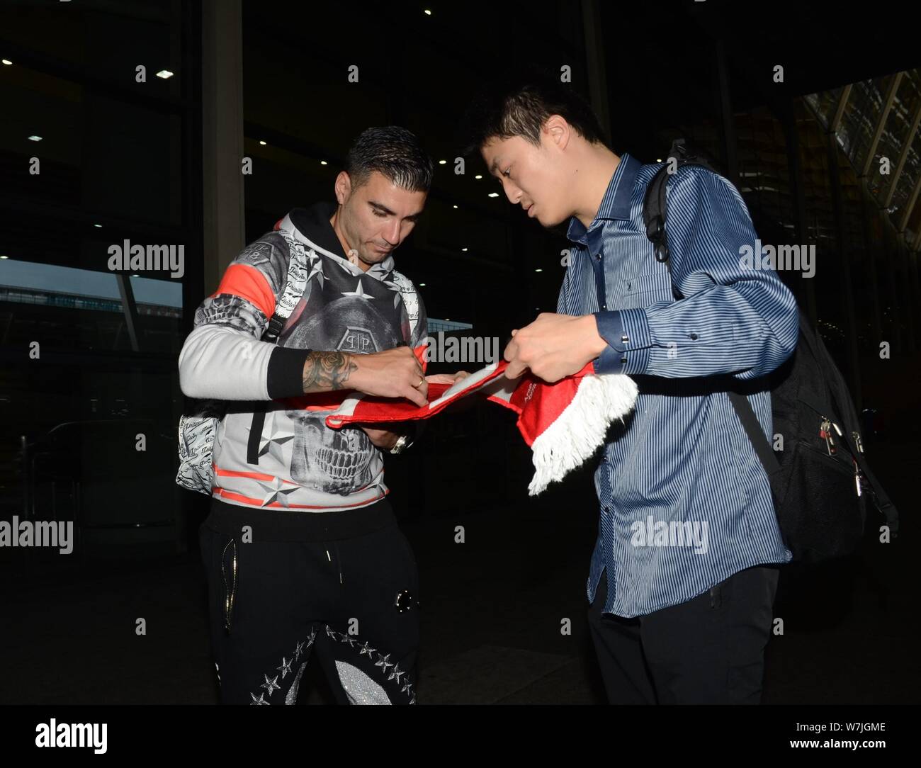 Spanish football player Jose Antonio Reyes, left, of New RCD Espanyol ...