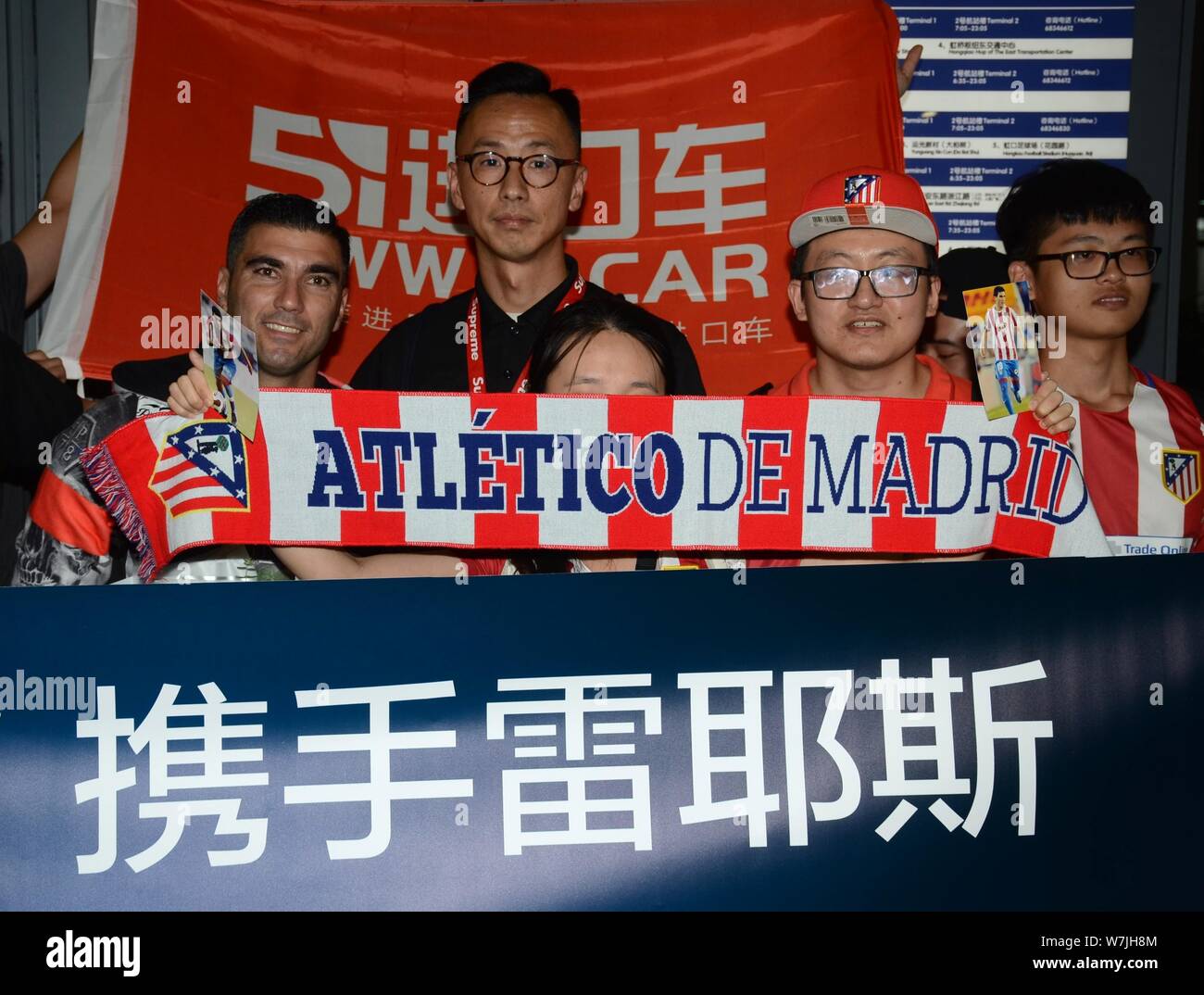 Spanish football player Jose Antonio Reyes, left, of New RCD Espanyol ...