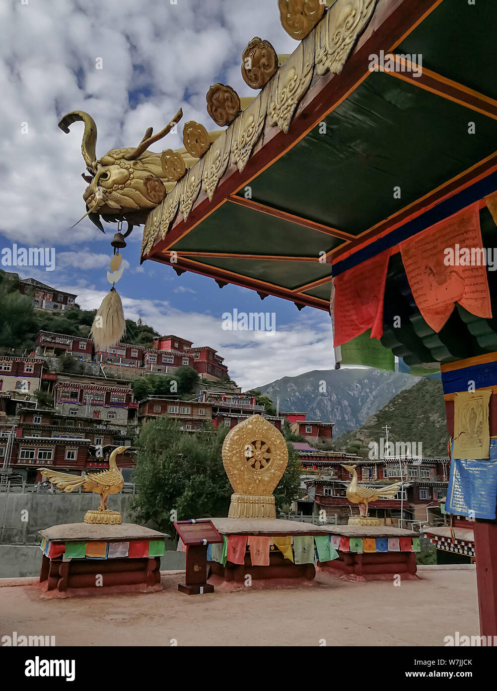 Dege, sichuan monastery hi-res stock photography and images - Alamy