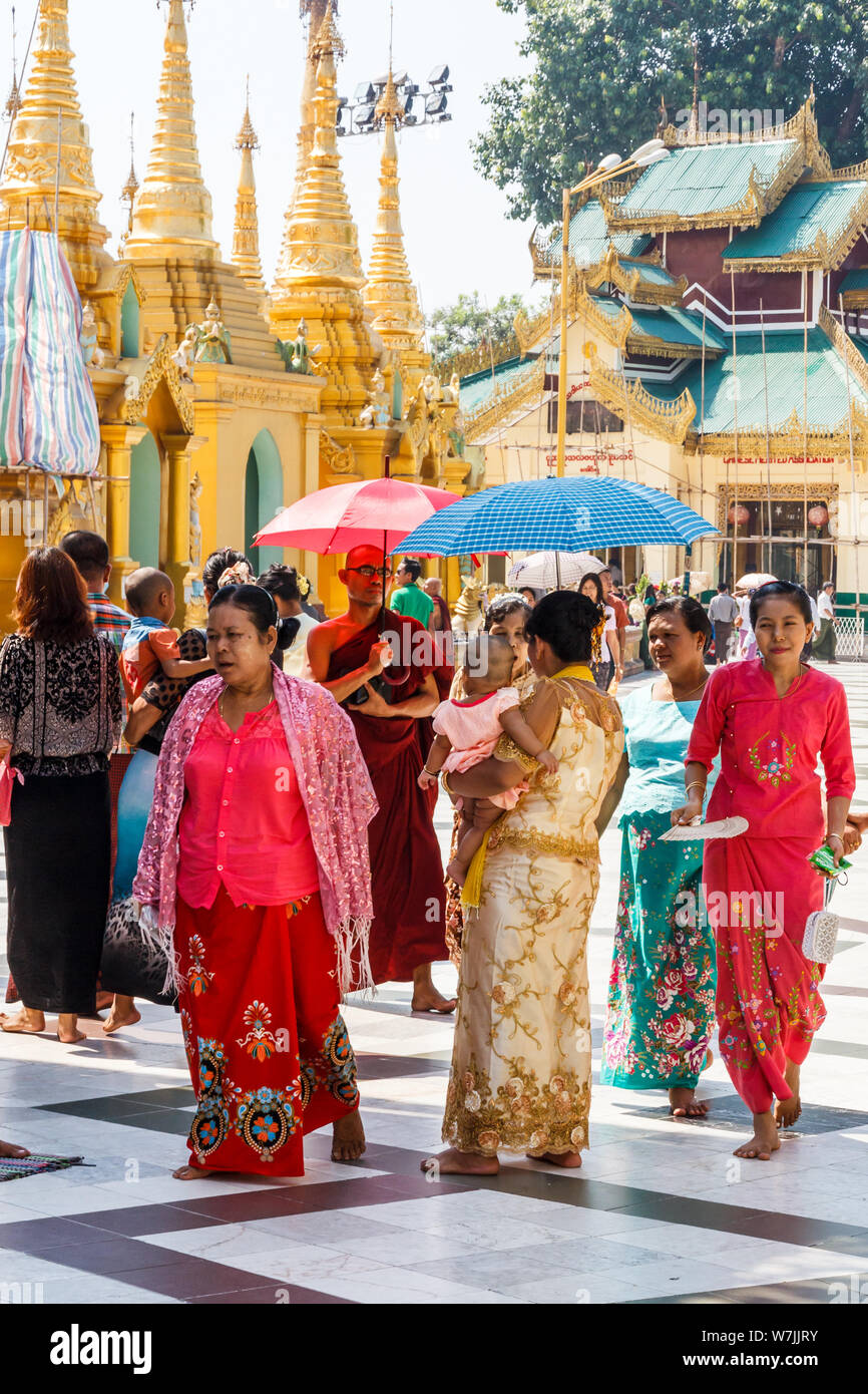 Myanmar religion hi-res stock photography and images - Alamy