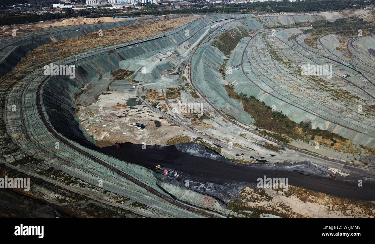 Open pit coal mine liaoning hi-res stock photography and images - Alamy