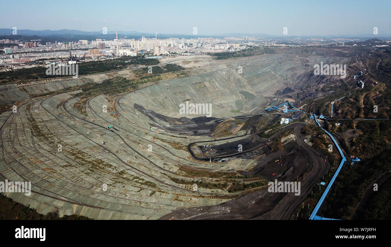 Open pit coal mine liaoning hi-res stock photography and images - Alamy