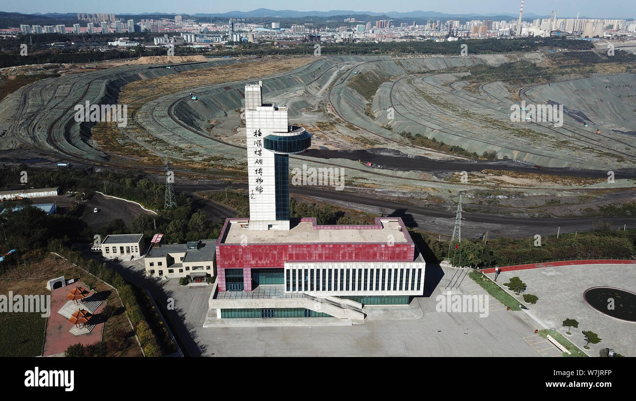 China open pit coal mine hi-res stock photography and images - Alamy