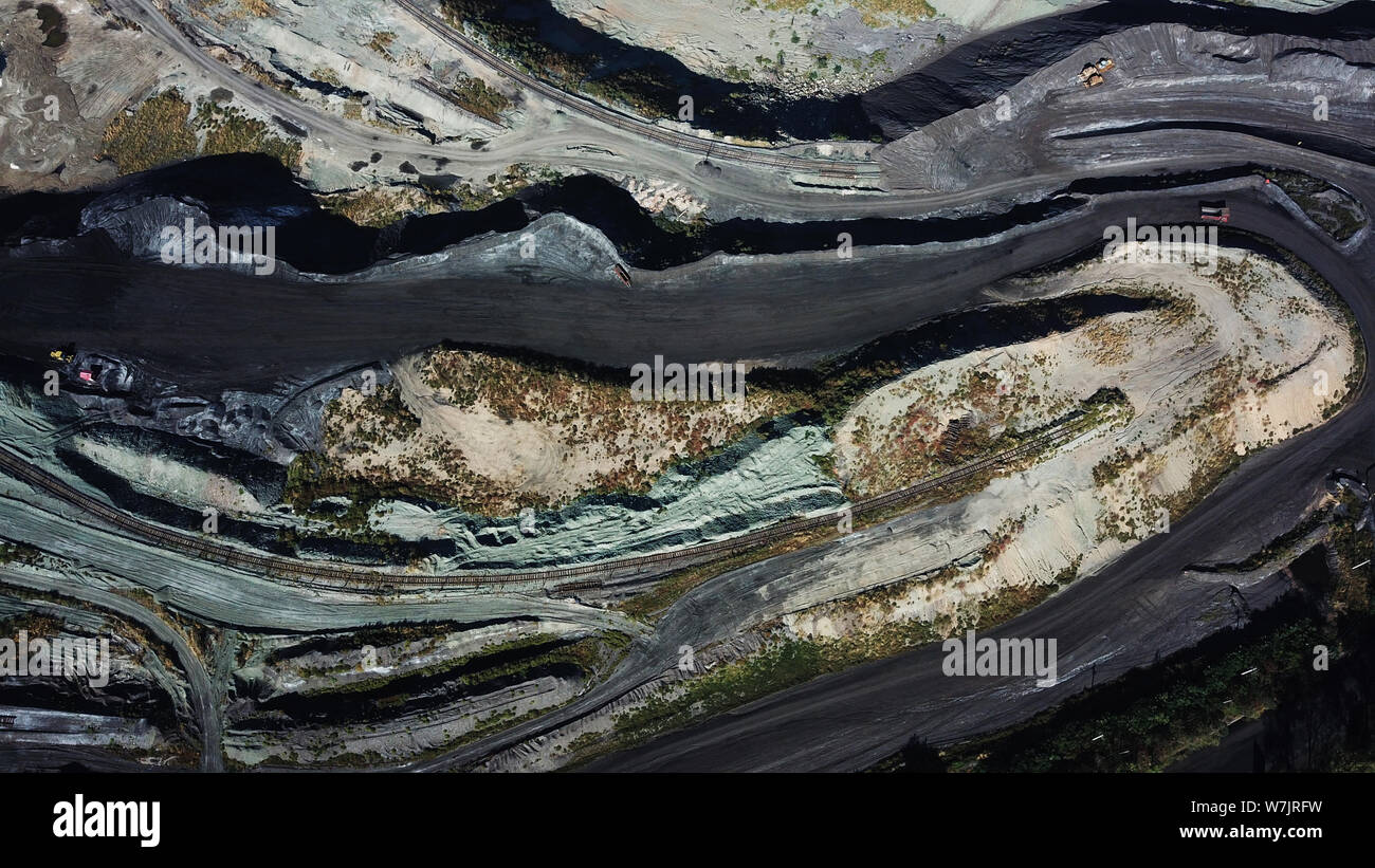China open pit coal mine hi-res stock photography and images - Alamy