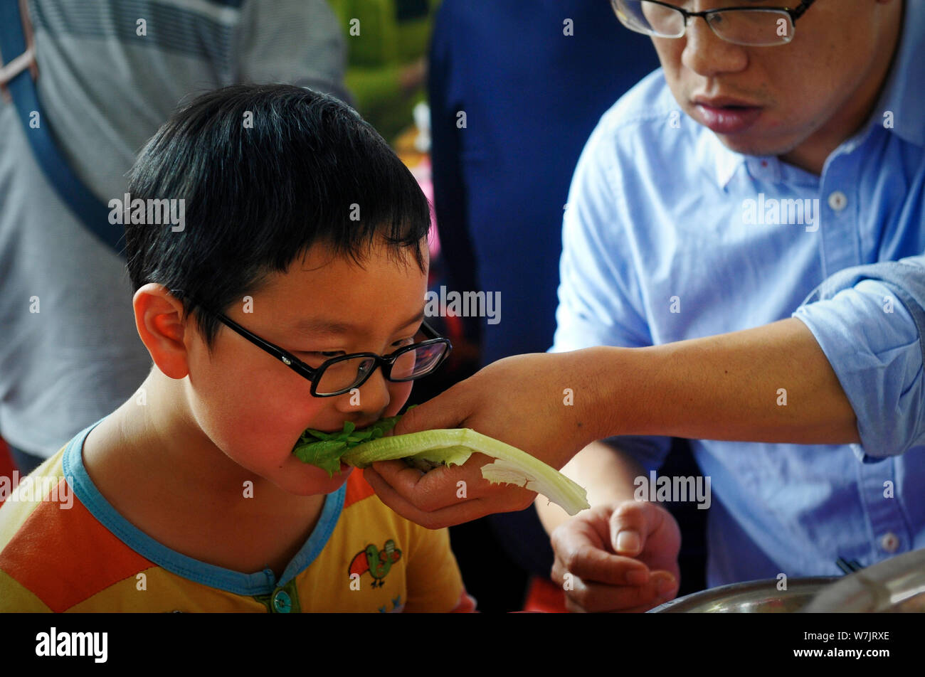 Obese teenager hi-res stock photography and images - Alamy