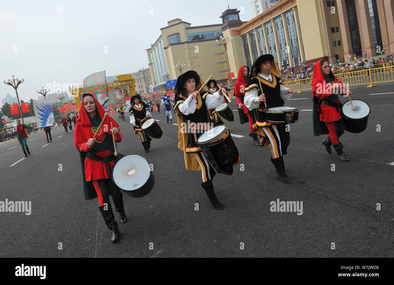 Italian army band hi-res stock photography and images - Alamy
