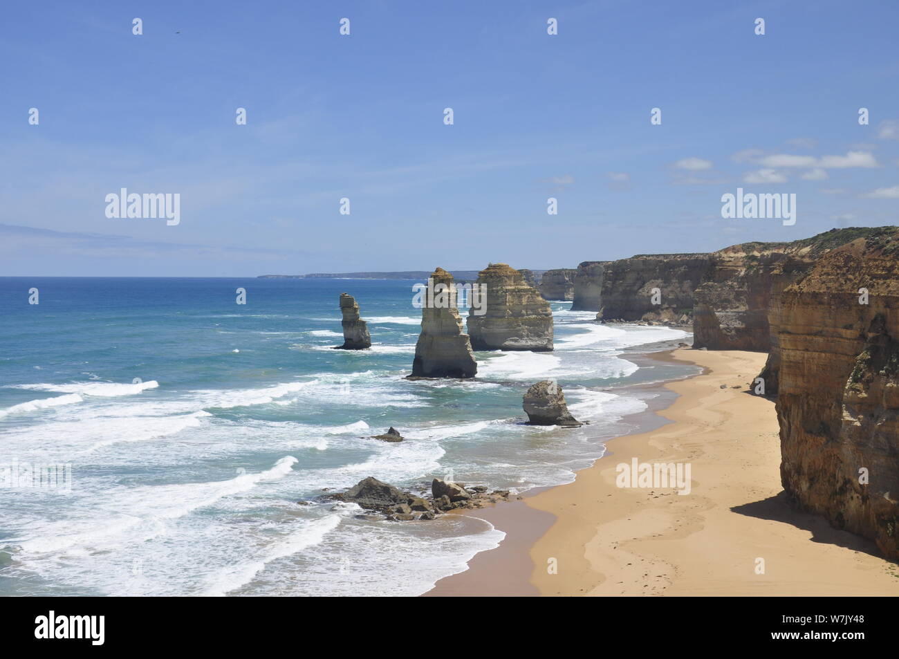 Landscape at the twelve apostles hi-res stock photography and images ...