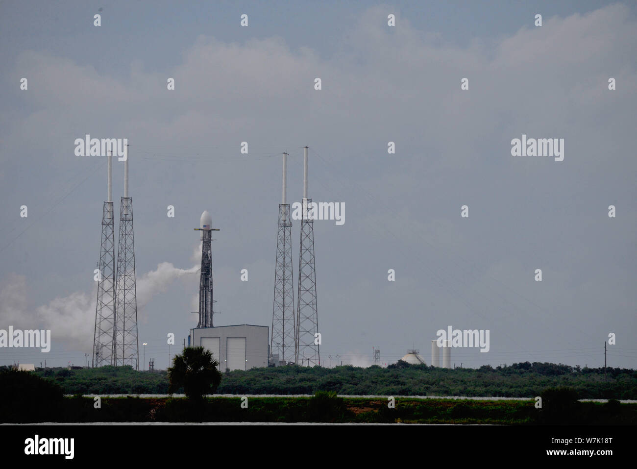 Space launch complex 40 slc 40 hi-res stock photography and images - Alamy