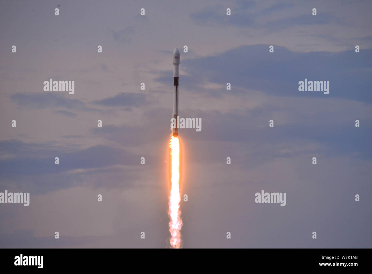 Space launch complex 40 slc 40 hi-res stock photography and images - Alamy