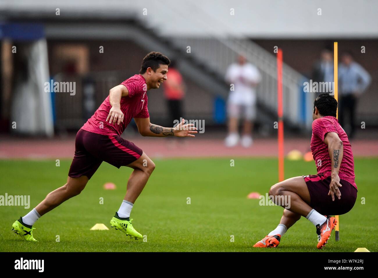 Brazilian football player Elkeson of Shanghai SIPG takes part in a ...