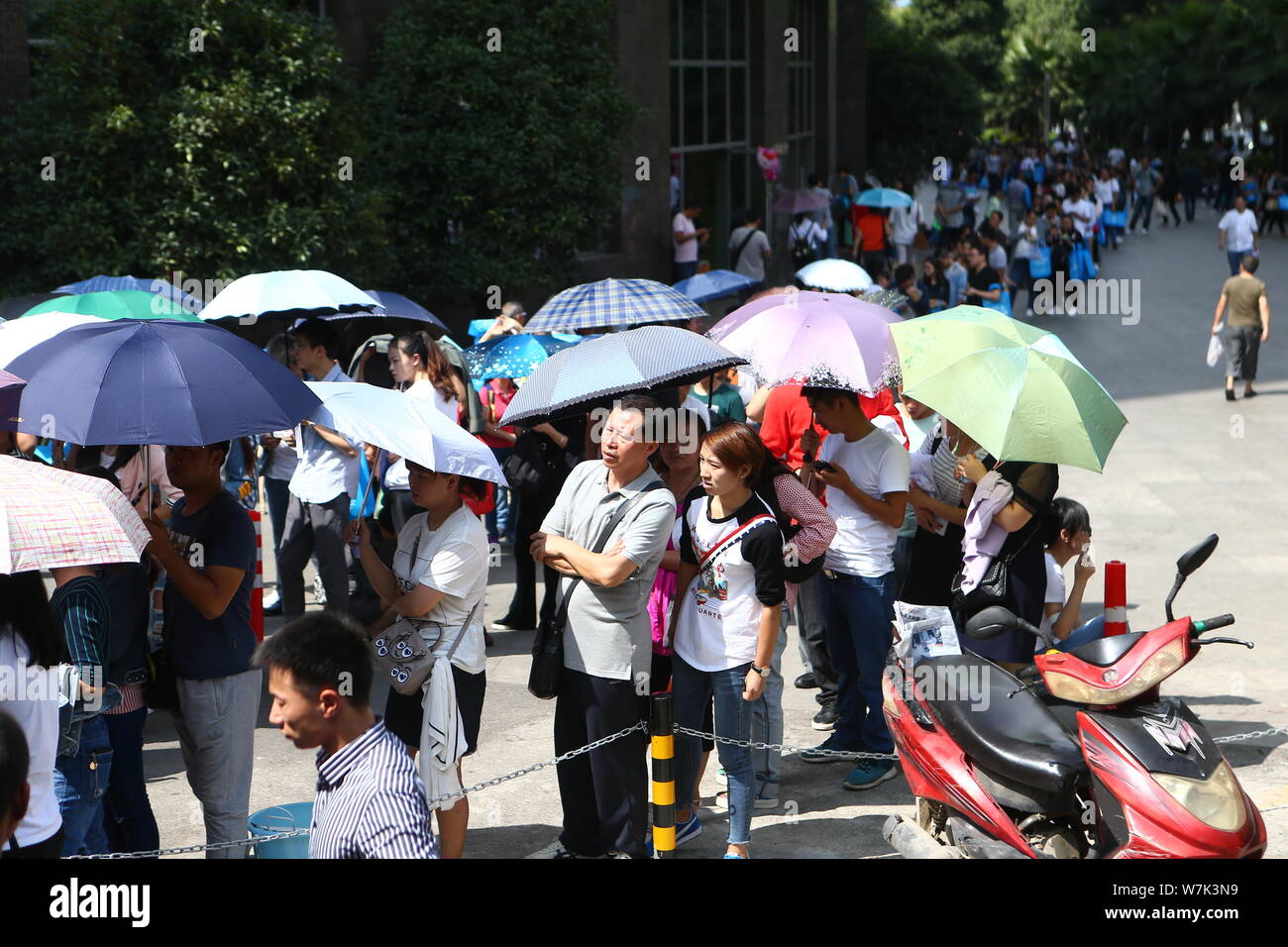 Hospital ahead hi-res stock photography and images - Alamy