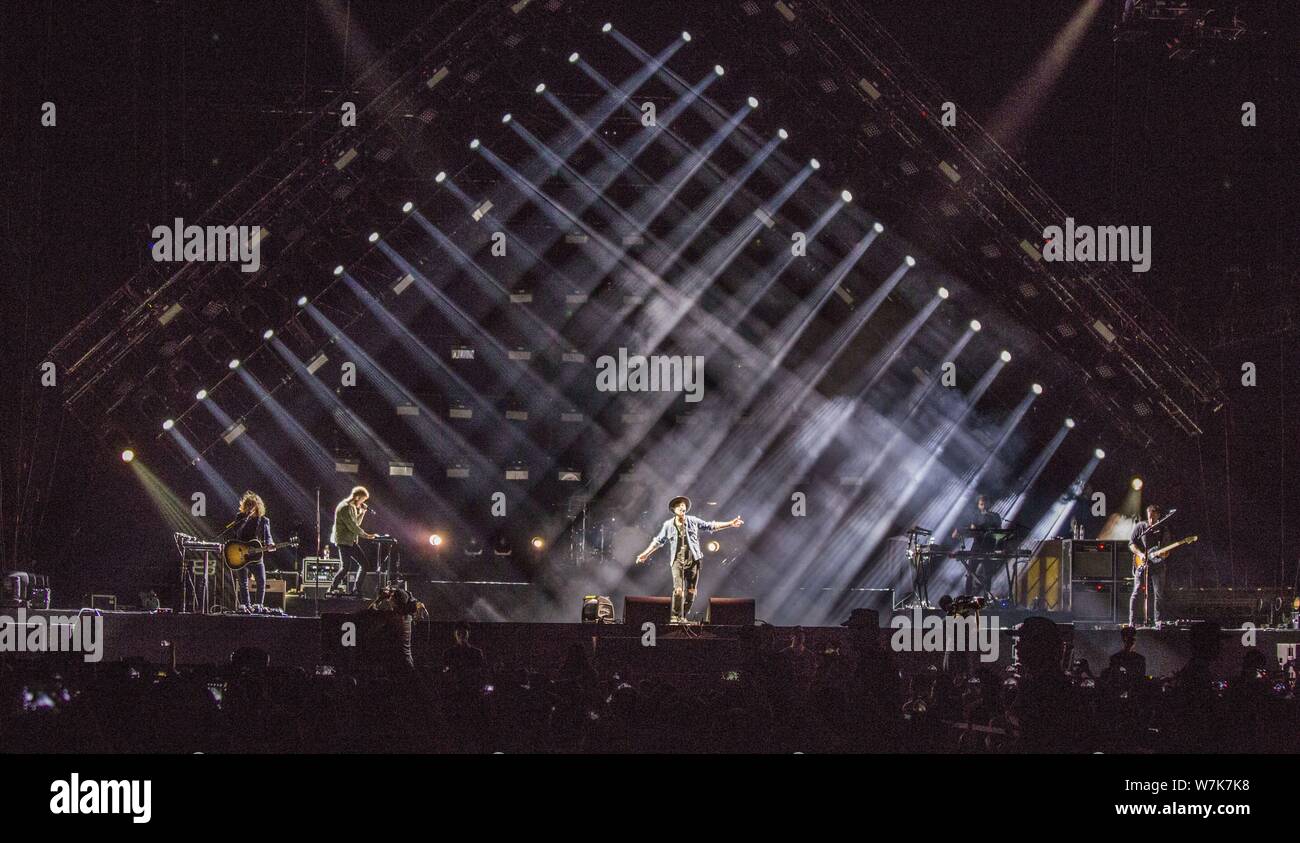 Onerepublic hi-res stock photography and images - Alamy