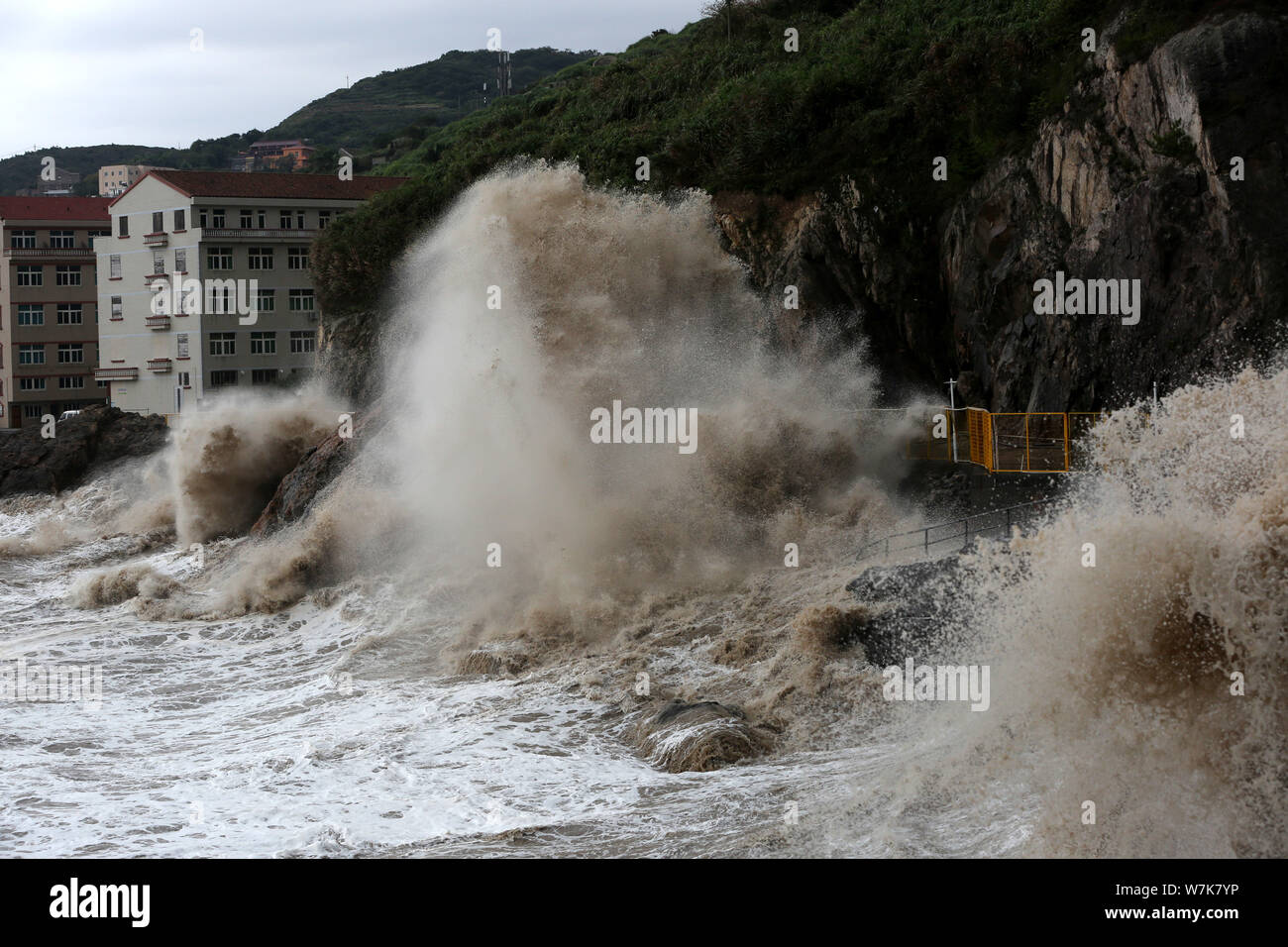 Wave surge city china hi-res stock photography and images - Alamy