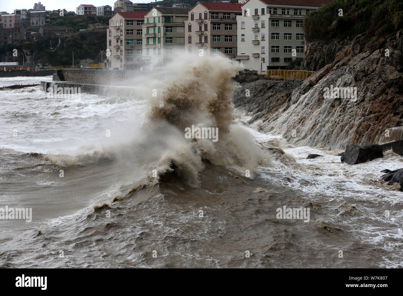 Wave surge city china hi-res stock photography and images - Alamy