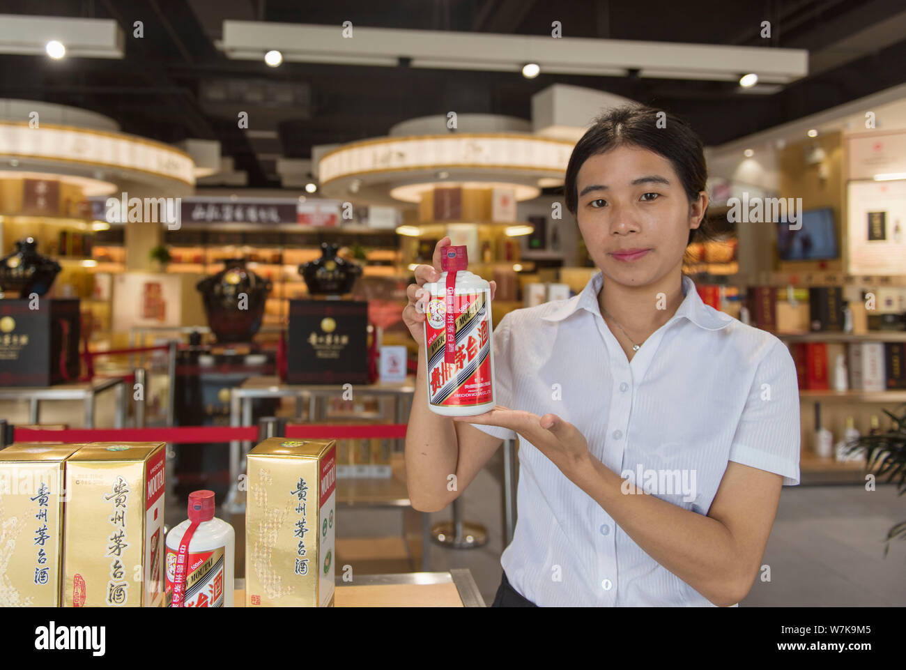 Bottle kweichow moutai hi-res stock photography and images - Alamy