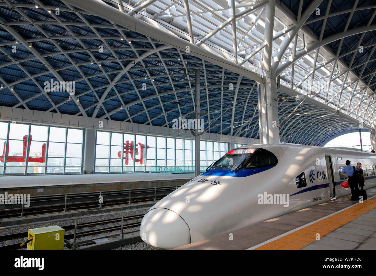 Chinese crh2 train hi-res stock photography and images - Alamy