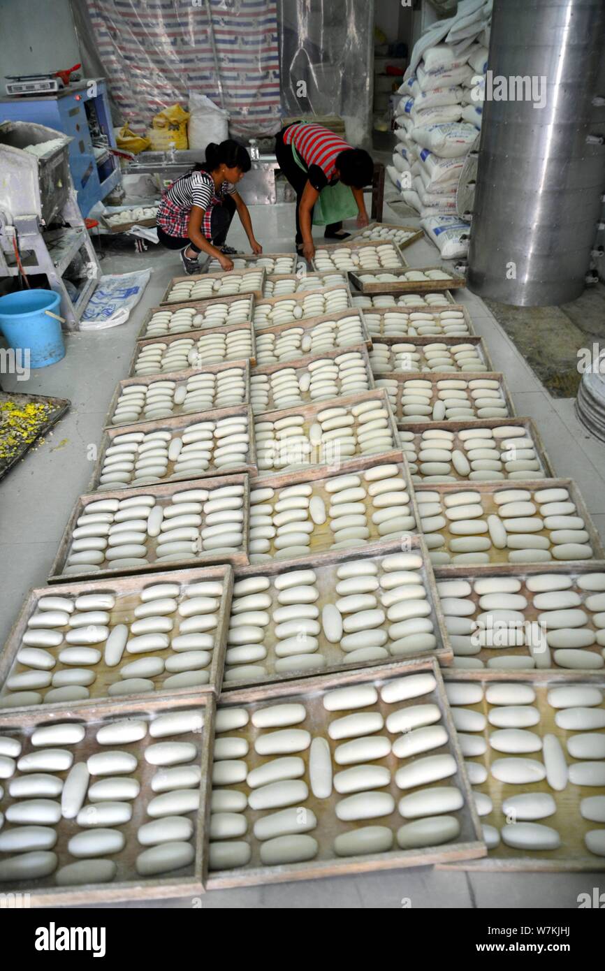 Steamed breads hi-res stock photography and images - Alamy