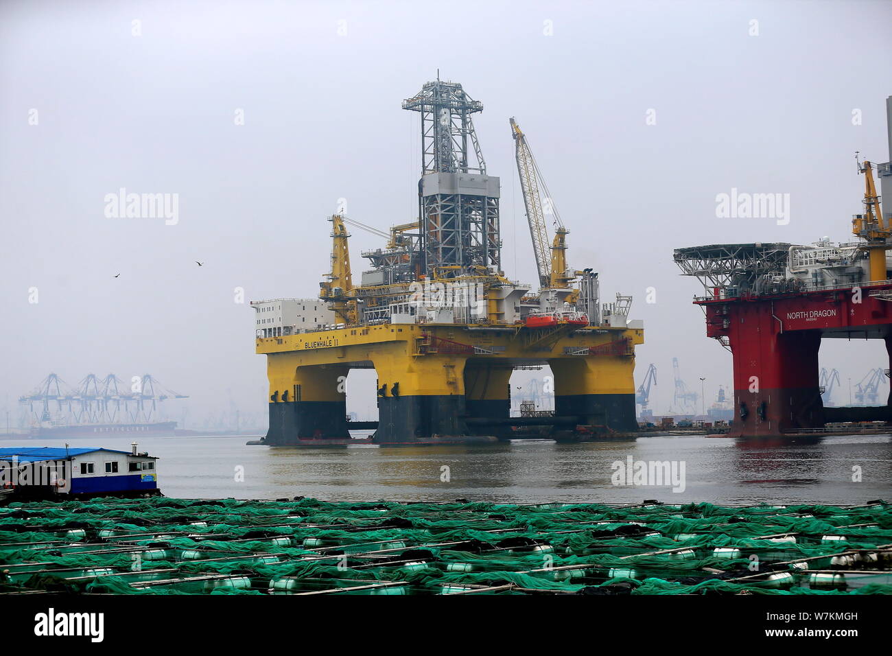 The ultra-deep-water semi-submersible drilling rig "Blue Whale II ...