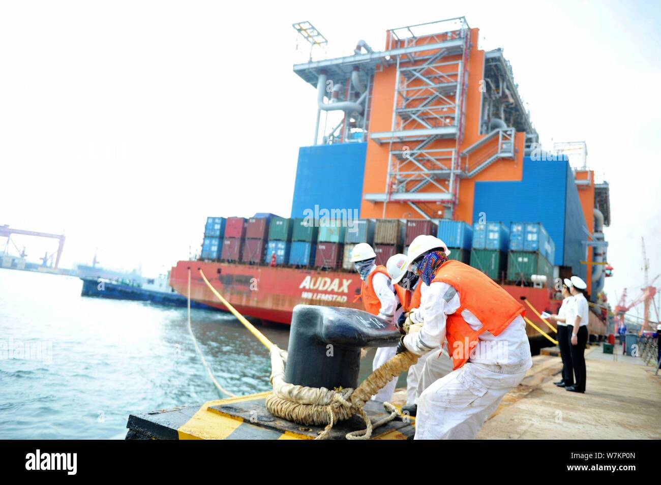 The "Red Box Audax" semi-submersible marine heavy transport vessel ...