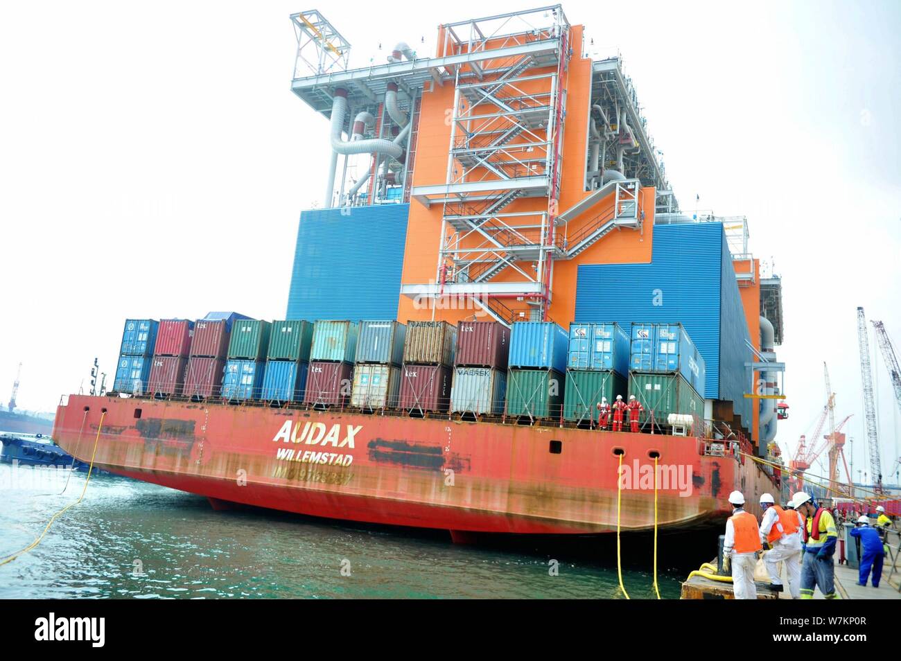 The "Red Box Audax" semi-submersible marine heavy transport vessel ...