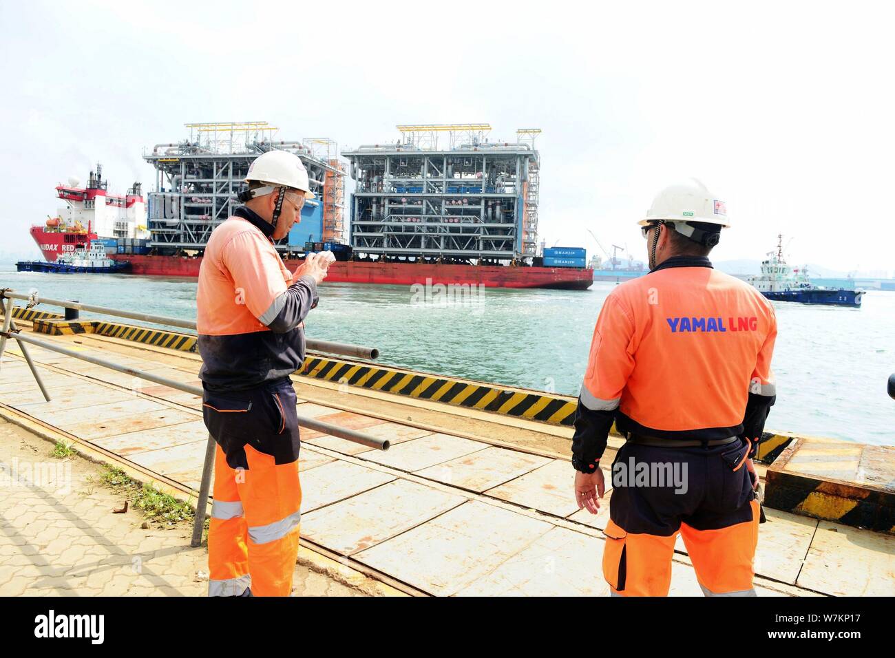 The "Red Box Audax" semi-submersible marine heavy transport vessel ...