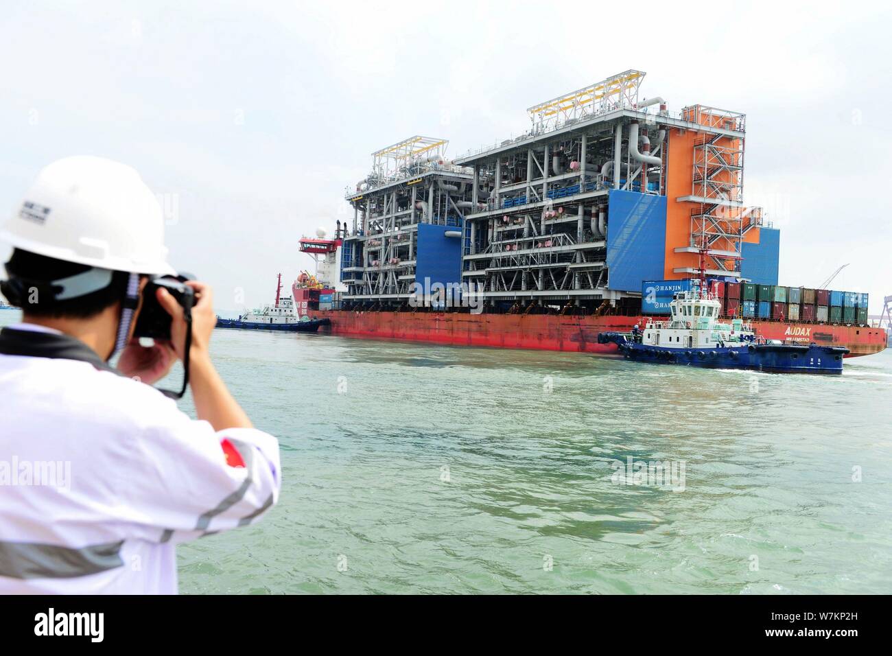 The "Red Box Audax" semi-submersible marine heavy transport vessel ...