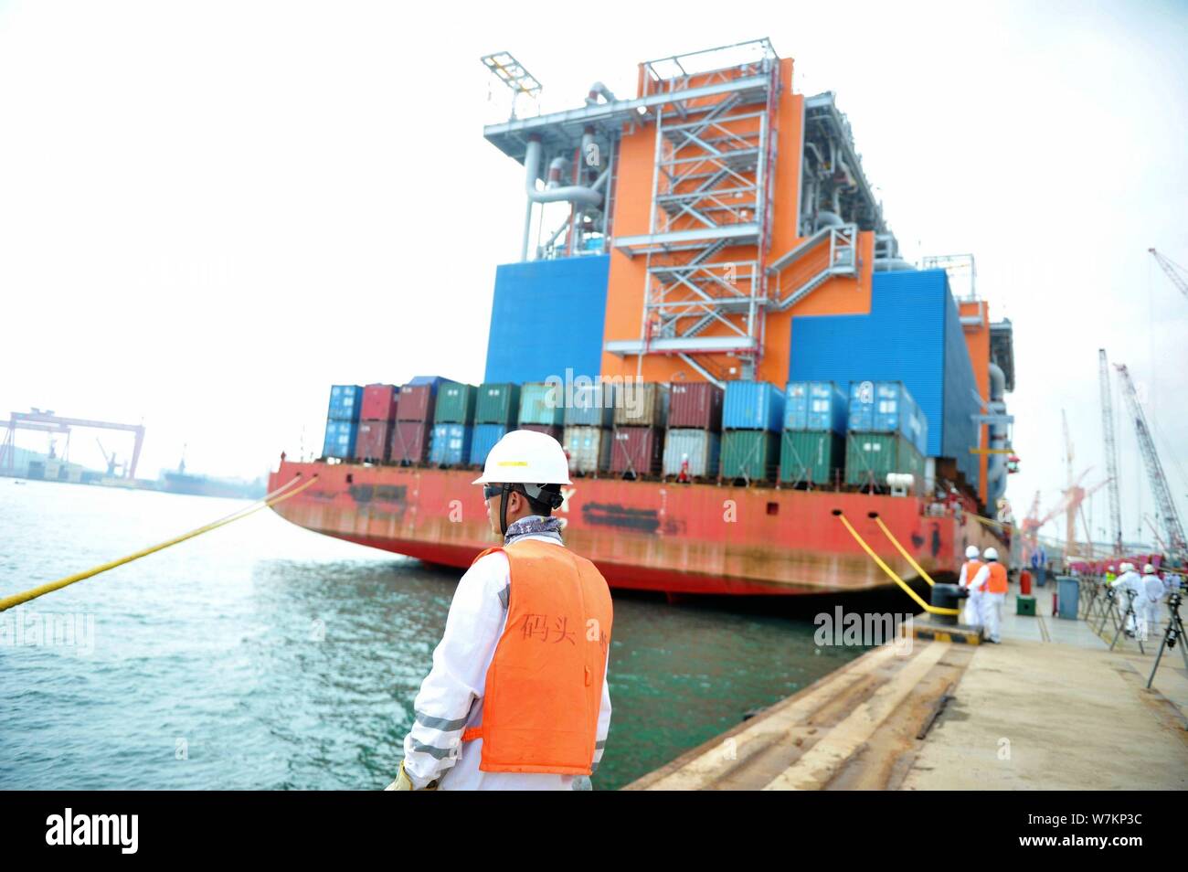 The "Red Box Audax" semi-submersible marine heavy transport vessel ...