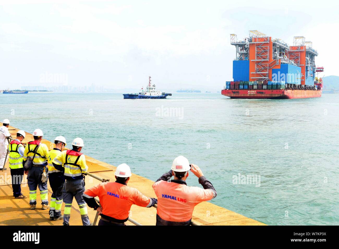 The "Red Box Audax" semi-submersible marine heavy transport vessel ...