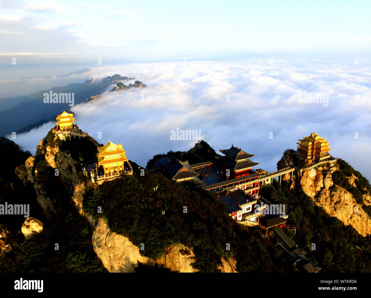 Laojun mountain hi-res stock photography and images - Alamy
