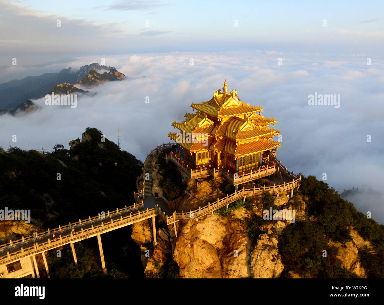 Laojun mountain hi-res stock photography and images - Alamy