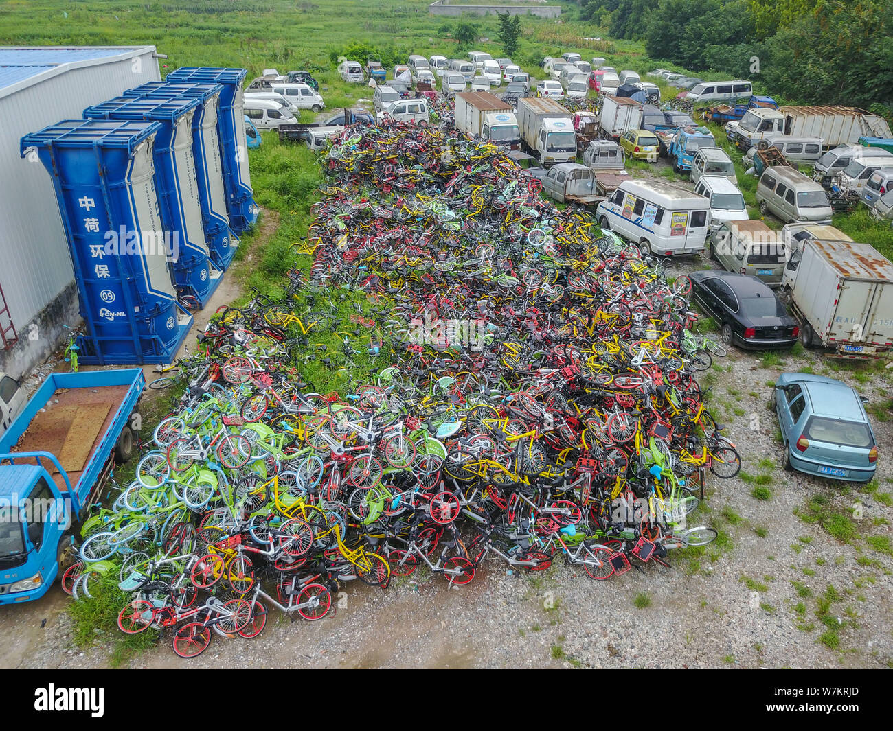 Thousands of bicycles hi-res stock photography and images - Alamy