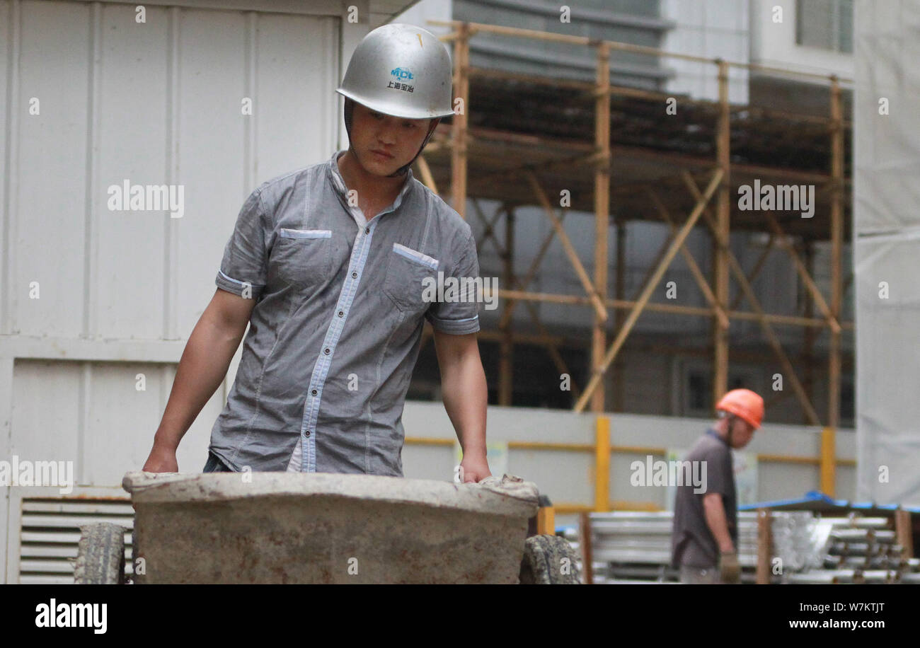 30-year-old Chinese migrant worker Du Zhiying, the father of 7-month-old infant diagnosed with ...