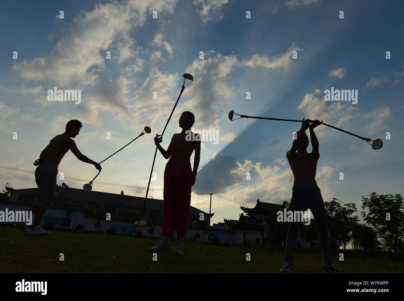 China acrobats training hi-res stock photography and images - Alamy