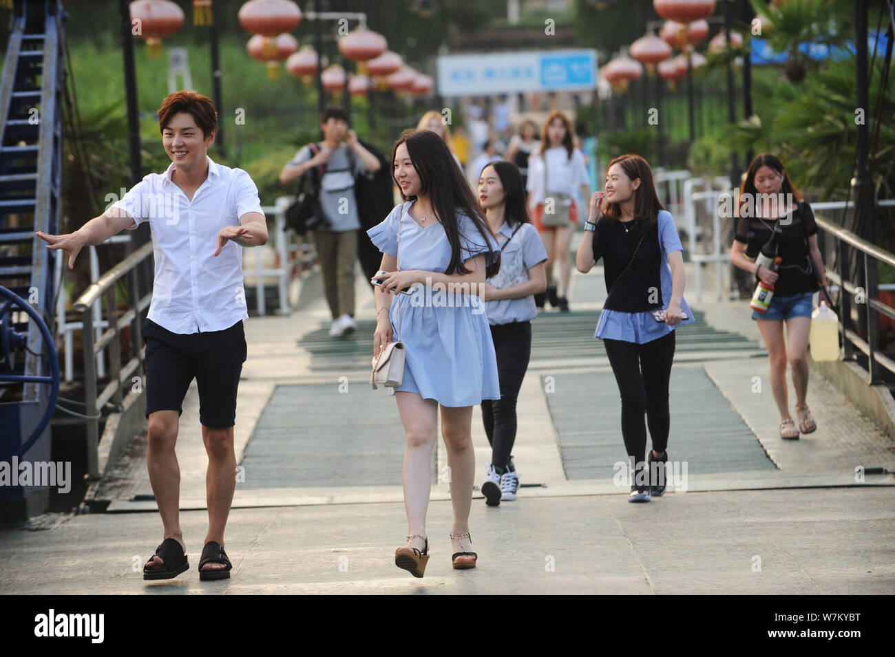 Yoon Shi Yoon Girlfriend