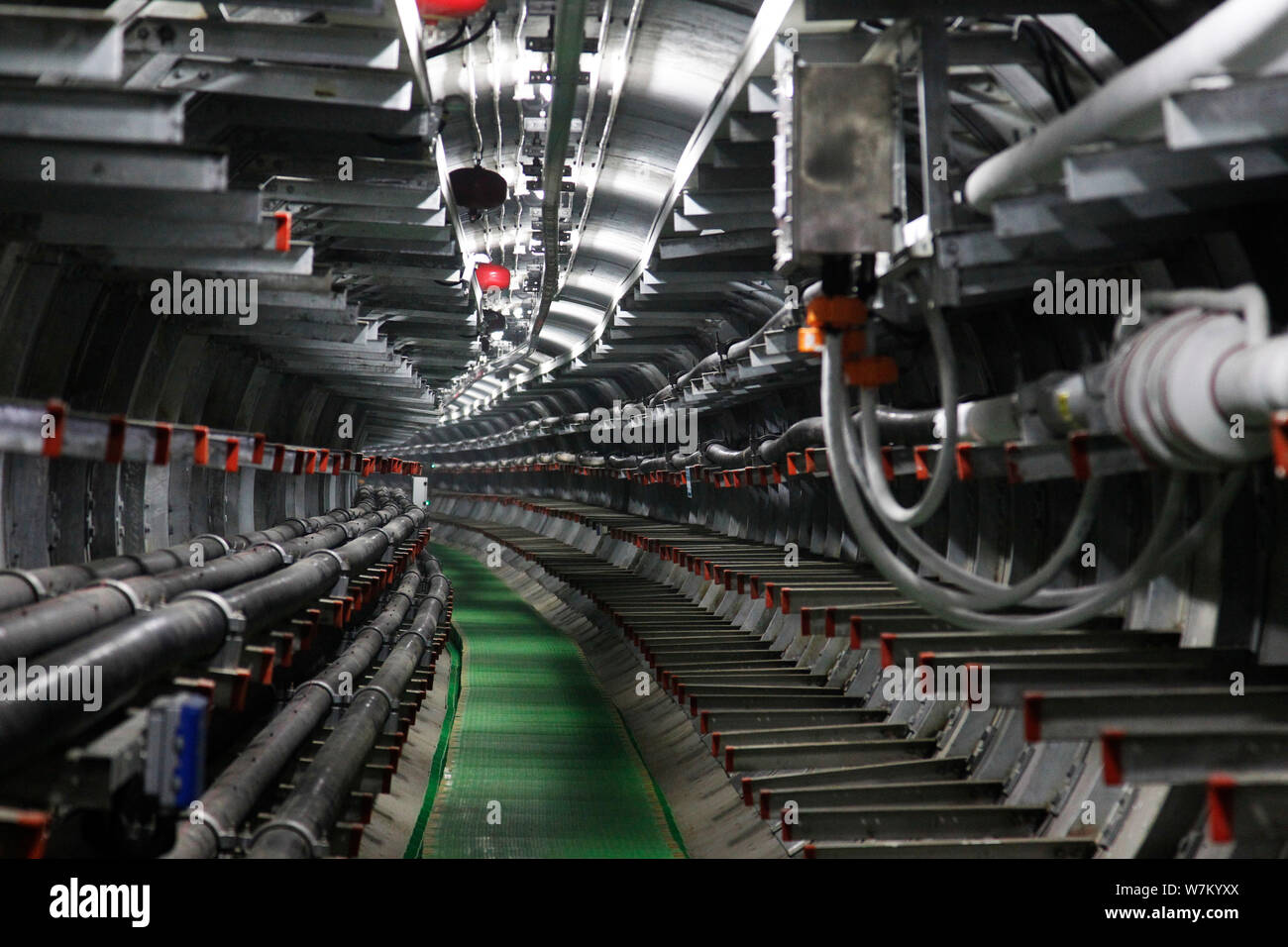 Robot underground tunnel hi-res stock photography and images - Alamy