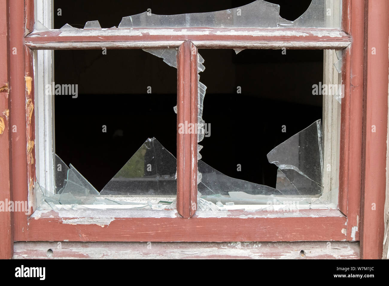 abandoned house with broken window Stock Photo - Alamy