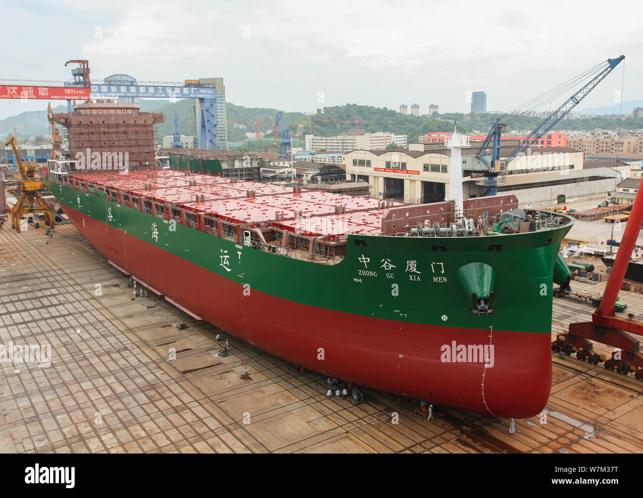 2500teu hi-res stock photography and images - Alamy
