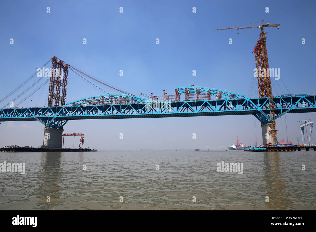 View of the construction site of the world's longest cable-stayed ...
