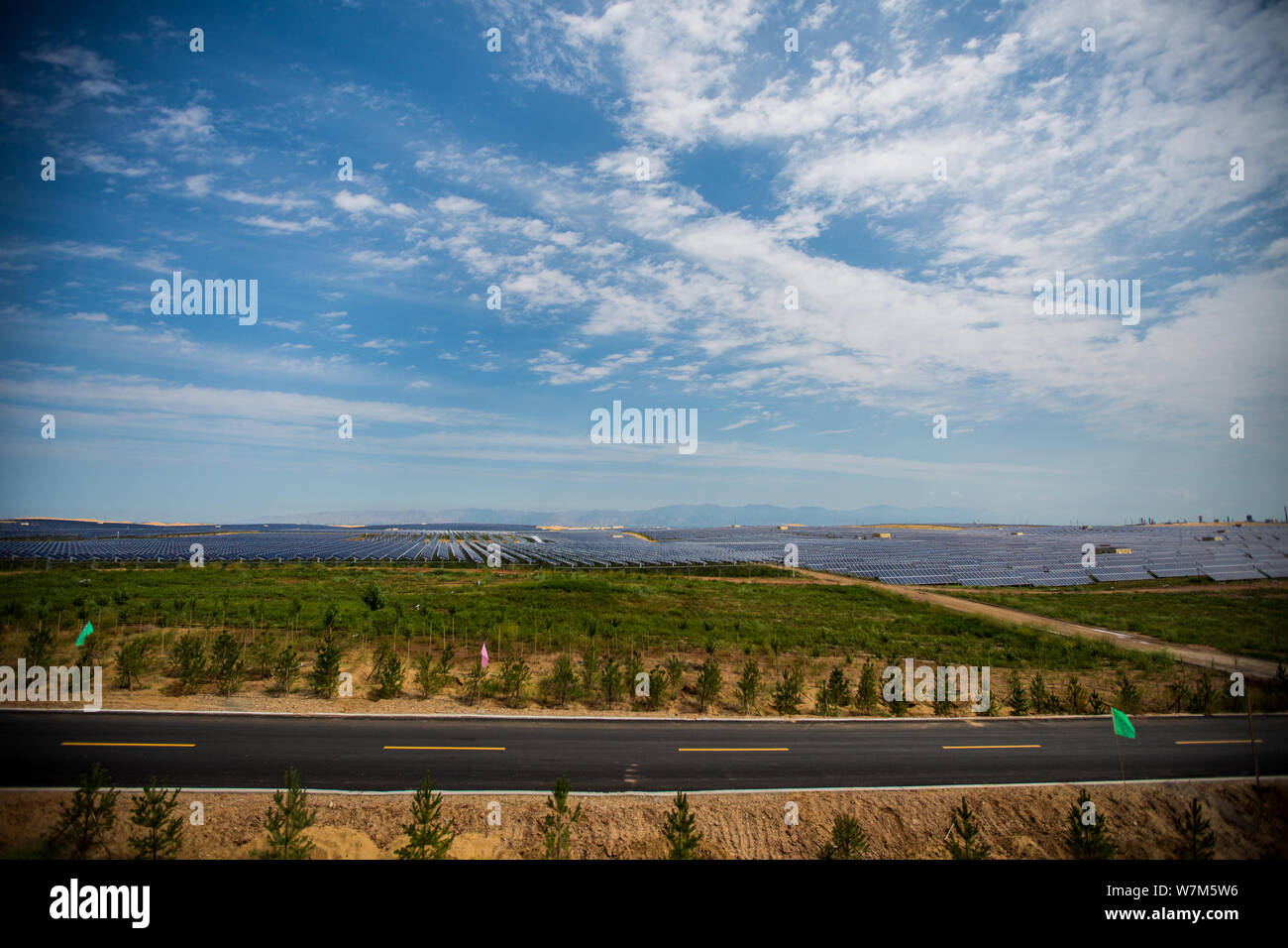 Kubuqi desert solar hi-res stock photography and images - Alamy